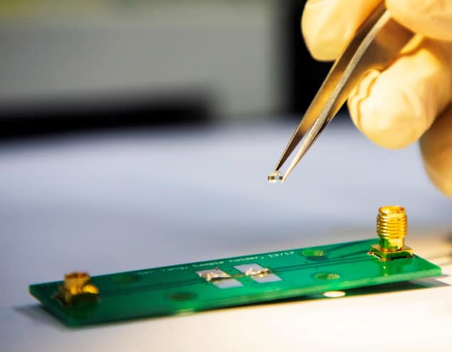 Diamond sensors probe matter at high pressures – Physics World Diamond sensors probe matter at high pressures – Physics World