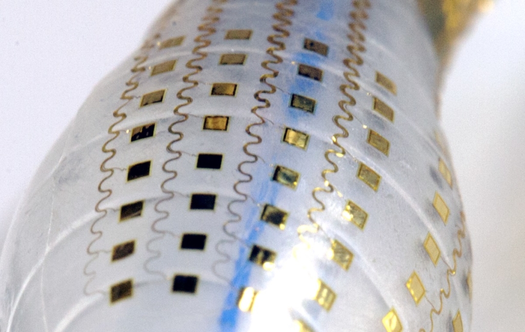 Variable-stiffness catheter could increase the safety of robotic eye ...