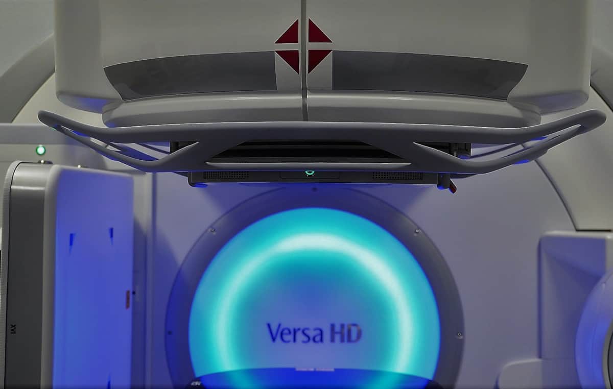 Real-time treatment verification with the Integral Quality Monitor (IQM ...