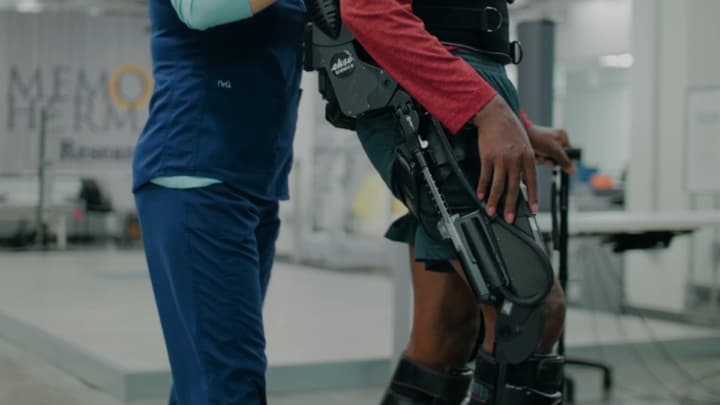 Robotic exosuit uses ultrasound imaging to provide personalized walking ...