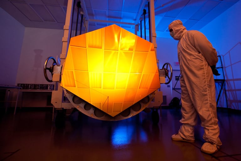 The ten-billion-dollar gamble: The JWST’s magnificent mirrors – Physics ...