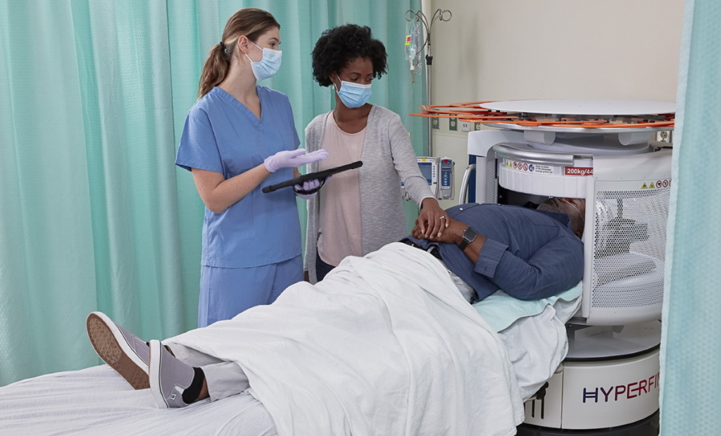 AI creates high-resolution brain images from low-field strength MR ...