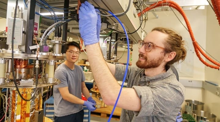 Quantum computing...with a twist – Physics World