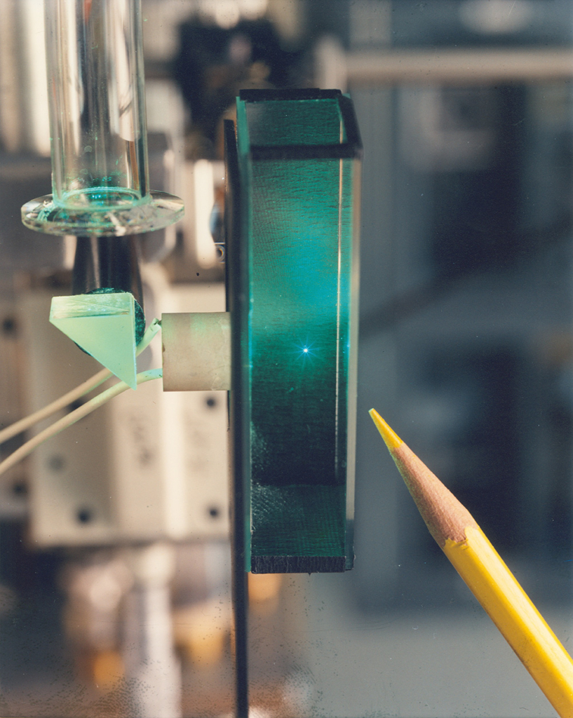 Cold: how physicists learned to manipulate and move particles with ...