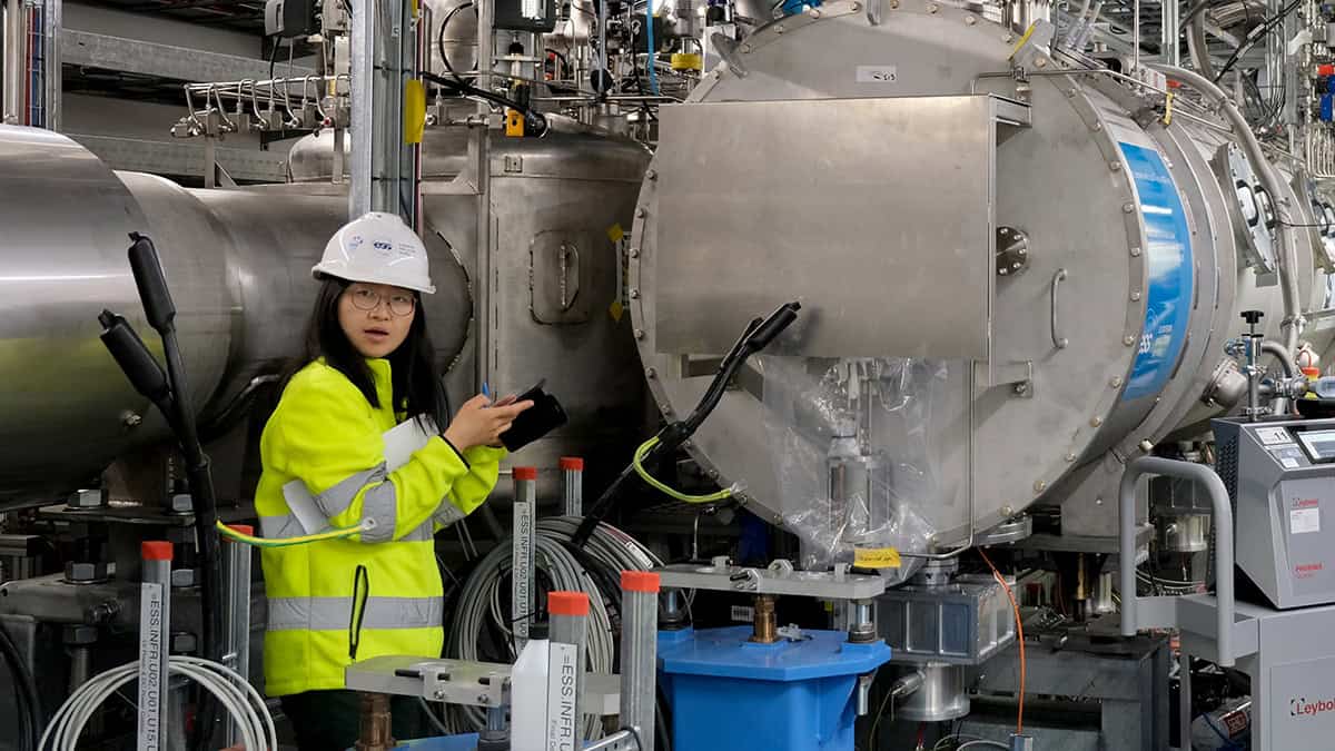 Superfluid helium: the quantum curiosity that enables huge physics ...